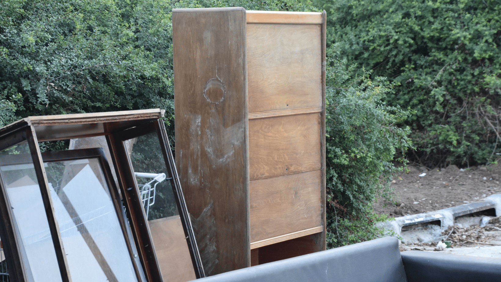The Fast Furniture Crash – Redwood Burl Inc.